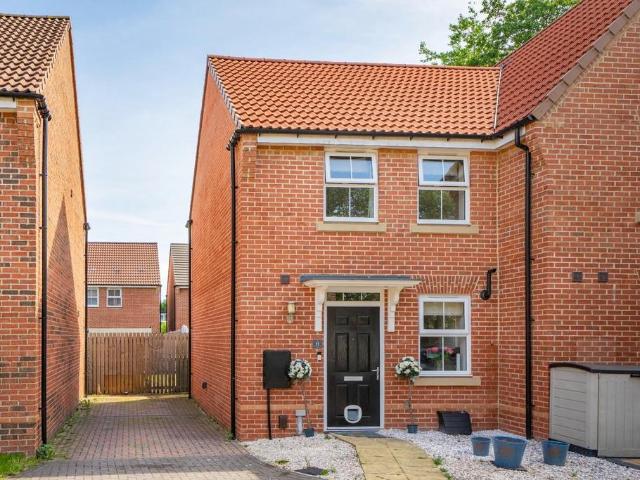 2 bedroom semi detached house for sale