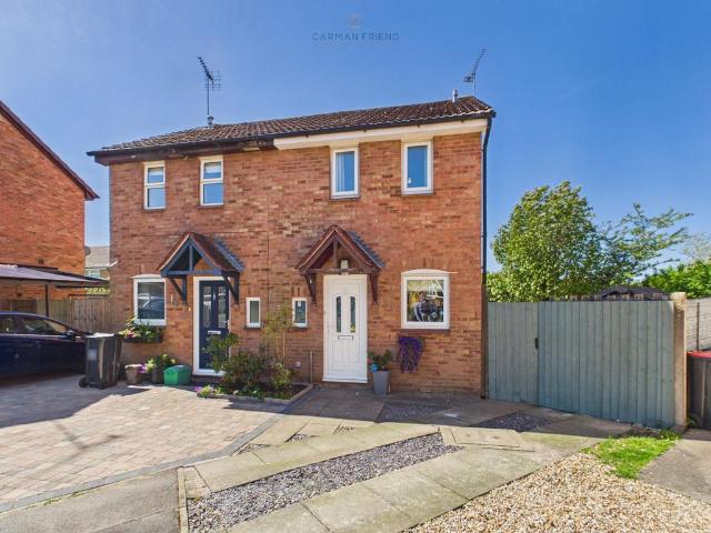 2 bedroom semi detached house for sale