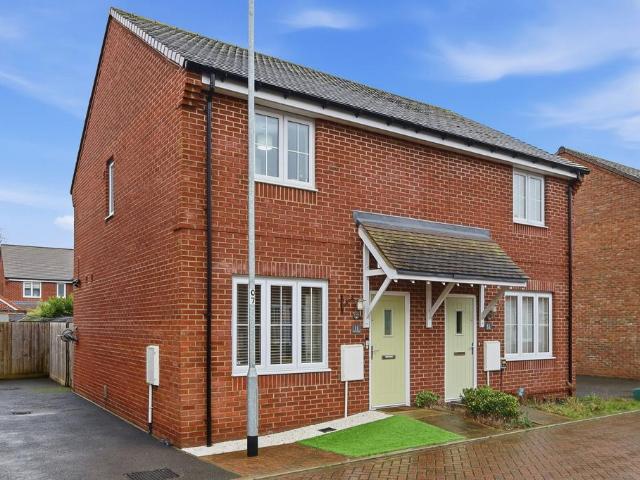 2 bedroom semi detached house for sale