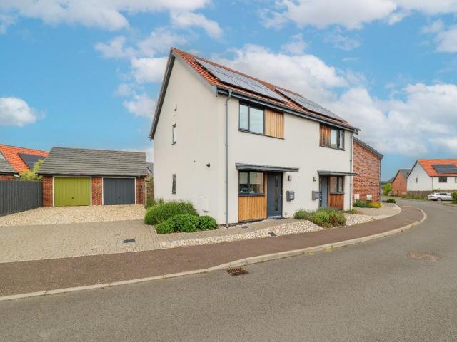 2 bedroom semi detached house for sale
