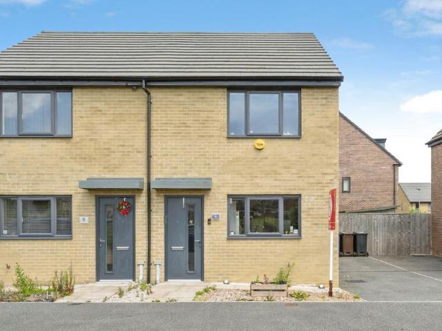 2 bedroom semi detached house for sale