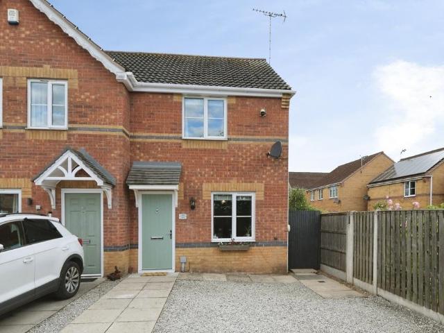 2 bedroom semi detached house for sale