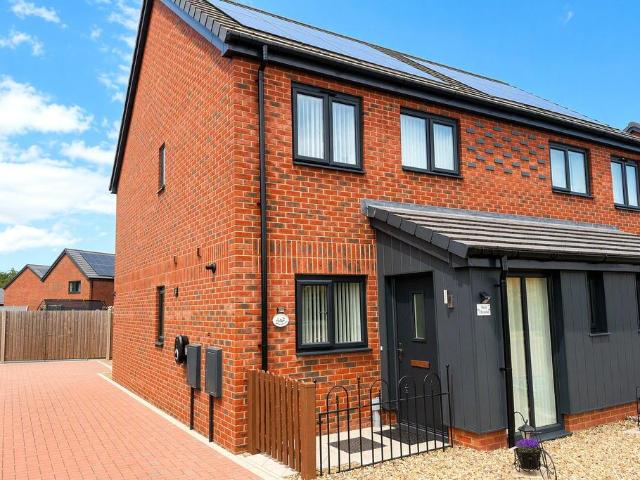 2 bedroom semi detached house for sale