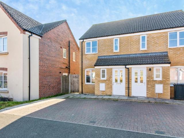 2 bedroom semi detached house for sale