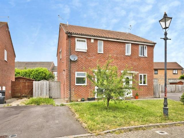 2 bedroom semi detached house for sale