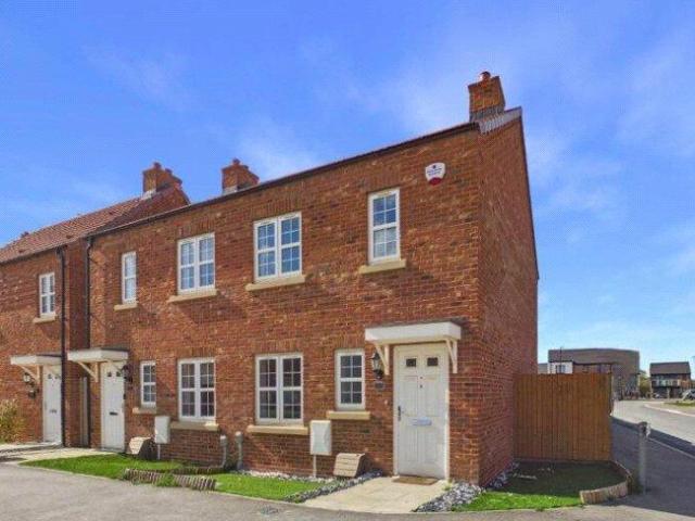 2 bedroom semi detached house for sale