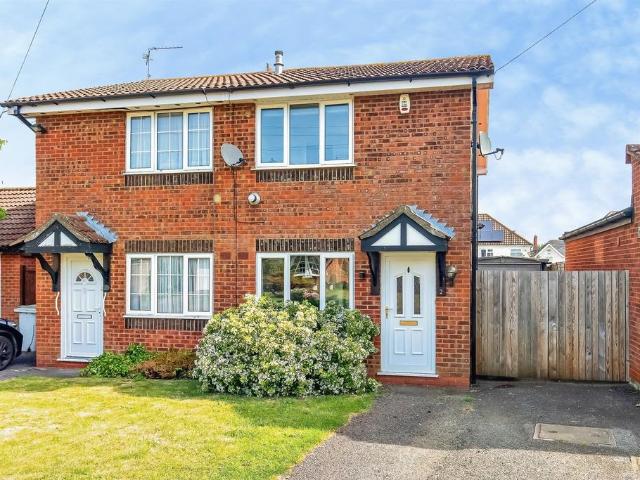 2 bedroom semi detached house for sale