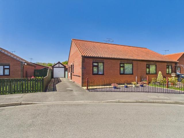 2 bedroom semi detached house for sale