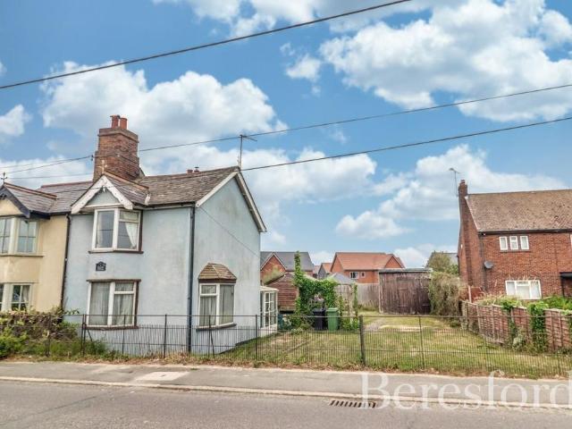 2 bedroom semi detached house for sale