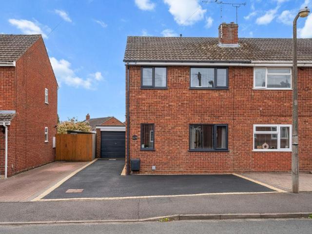 2 bedroom semi detached house for sale