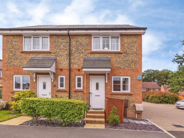 2 bedroom semi detached house for sale