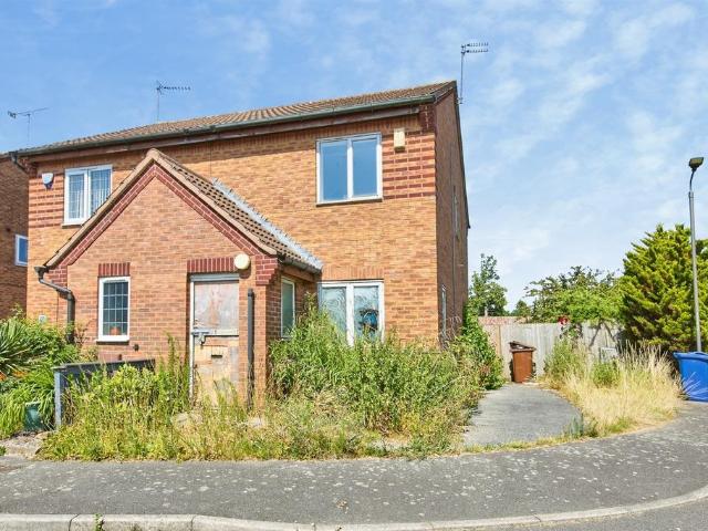 2 bedroom semi detached house for sale