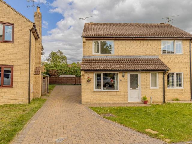 2 bedroom semi detached house for sale