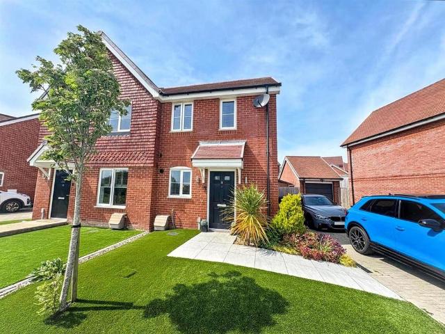 2 bedroom semi detached house for sale