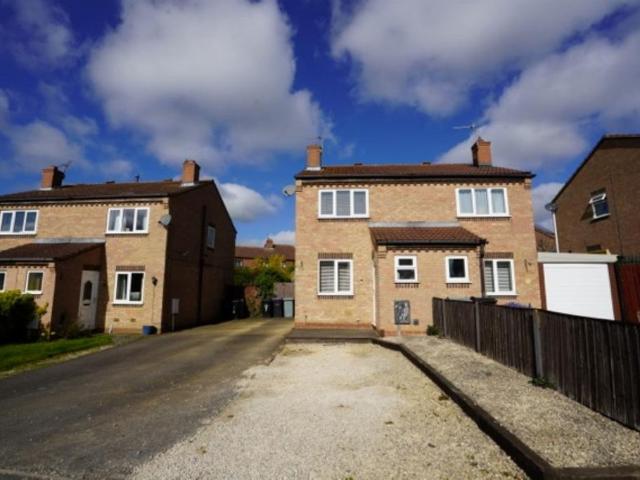 2 bedroom semi detached house for sale