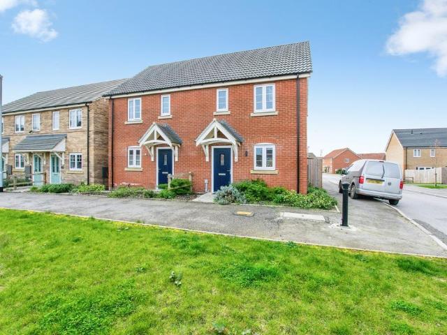 2 bedroom semi detached house for sale