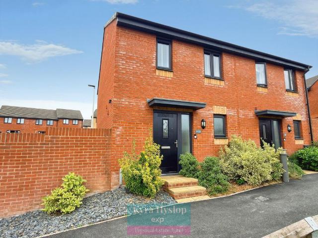 2 bedroom semi detached house for sale