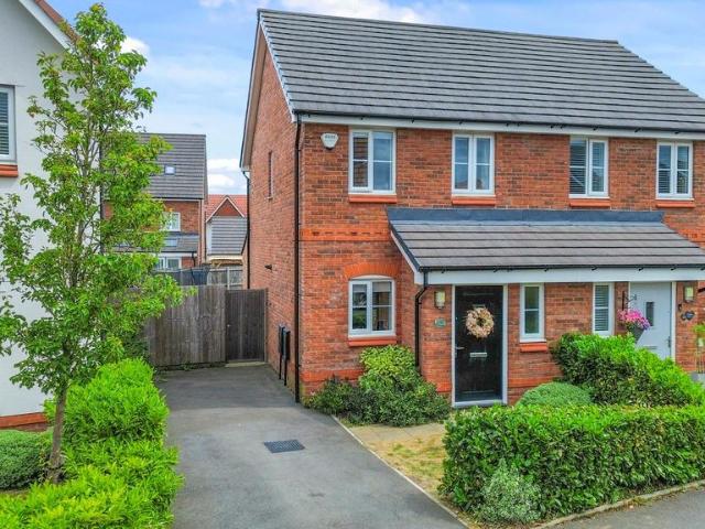2 bedroom semi detached house for sale