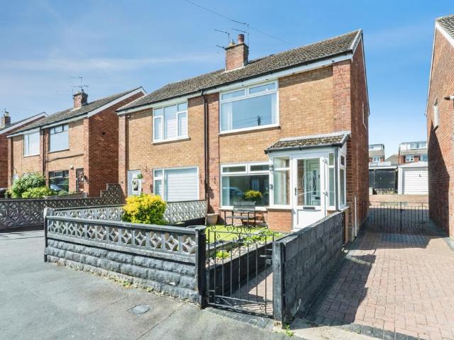 2 bedroom semi detached house for sale