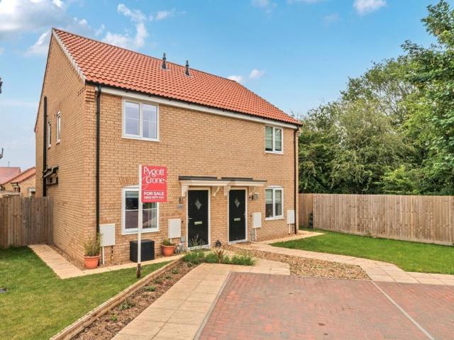 2 bedroom semi detached house for sale
