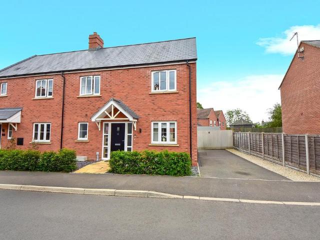 2 bedroom semi detached house for sale
