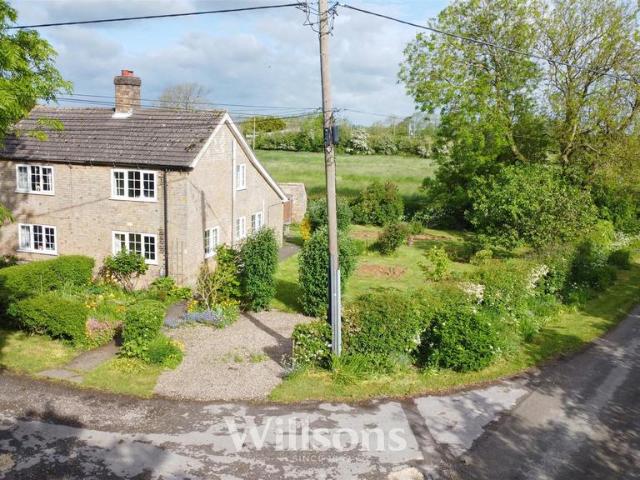 2 bedroom semi detached house for sale