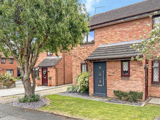 2 bedroom semi detached house for sale