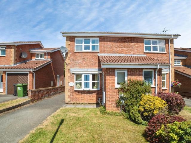 2 bedroom semi detached house for sale