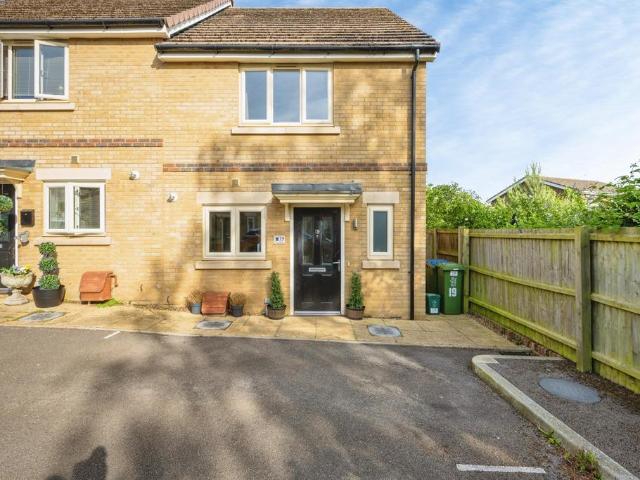 2 bedroom semi detached house for sale