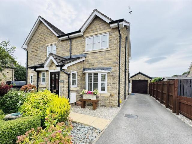 2 bedroom semi detached house for sale