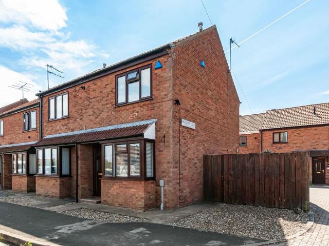 2 bedroom semi detached house for sale