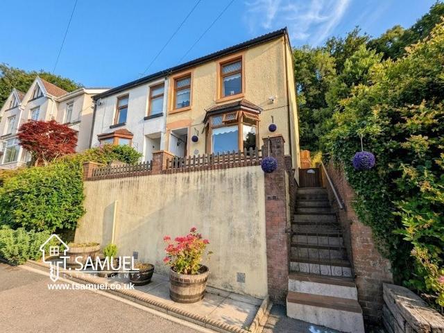 2 bedroom semi detached house for sale