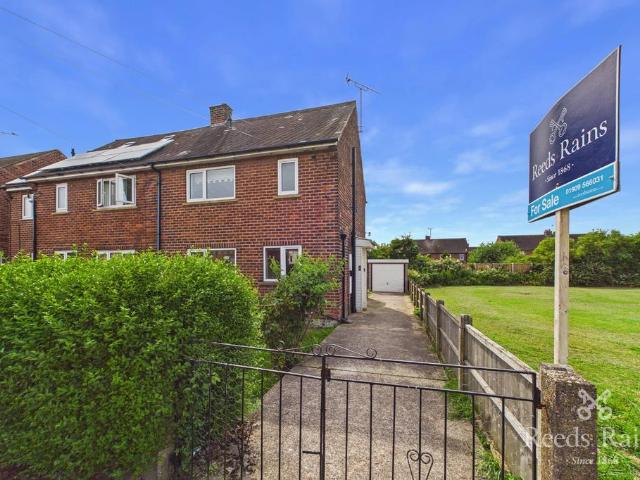 2 bedroom semi detached house for sale