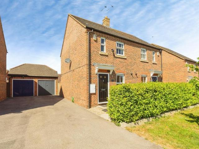 2 bedroom semi detached house for sale