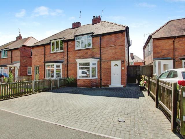 2 bedroom semi detached house for sale