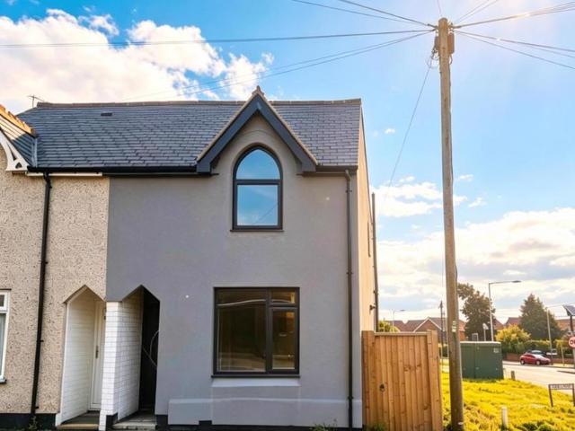 2 bedroom semi detached house for sale