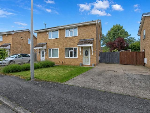 2 bedroom semi detached house for sale