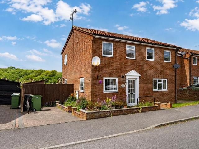 2 bedroom semi detached house for sale