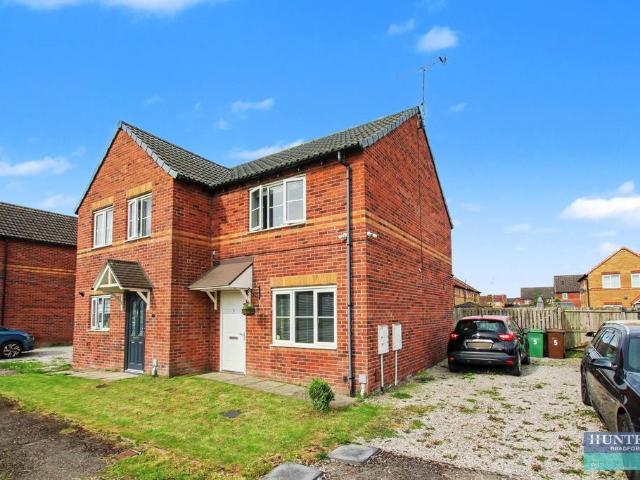 2 bedroom semi detached house for sale