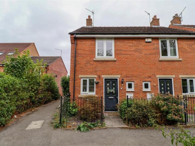 2 bedroom semi detached house for sale