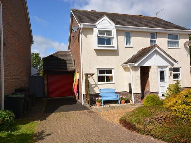 2 bedroom semi detached house for sale