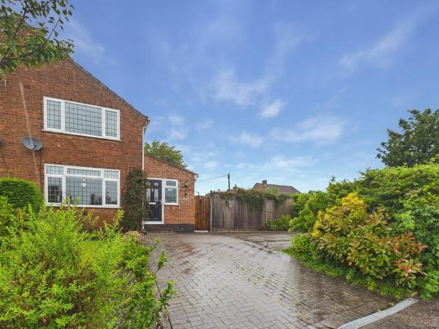 2 bedroom semi detached house for sale