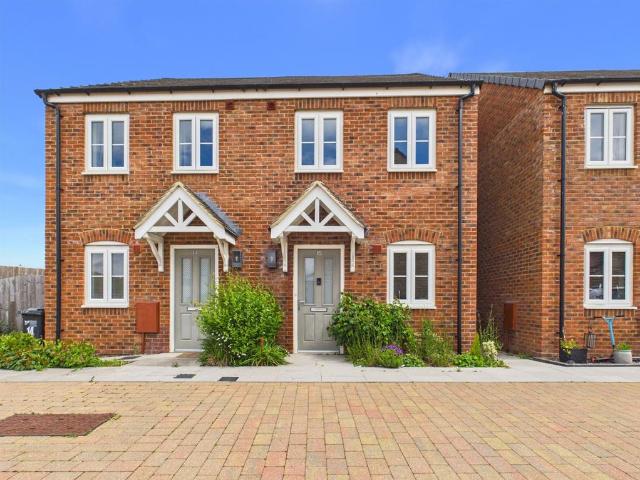 2 bedroom semi detached house for sale