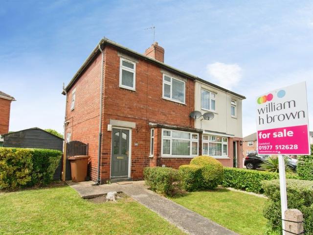 2 bedroom semi detached house for sale