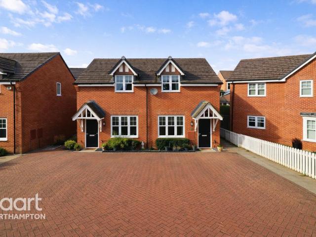 2 bedroom semi detached house for sale