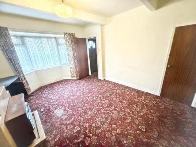 2 bedroom semi detached house for sale in 66, Castlecroft Road, Wolverhampton, WV14 6NT, WV14