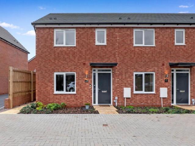 2 bedroom semi detached house for sale in 15 Knapper Grove, Broomhall, Worcester. WR5 2TB, WR5