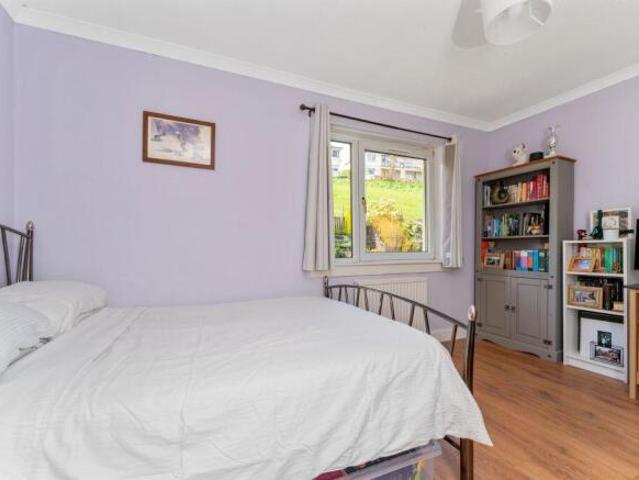 2 bedroom semi detached house for sale in 2 Kingsway, Kilsyth, G65 9UG, G65