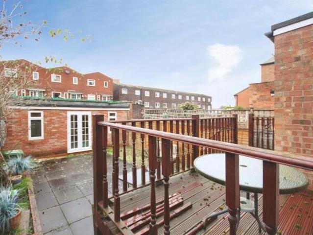 2 bedroom semi detached house for sale in Tachbrook Street, Leamington Spa, CV31