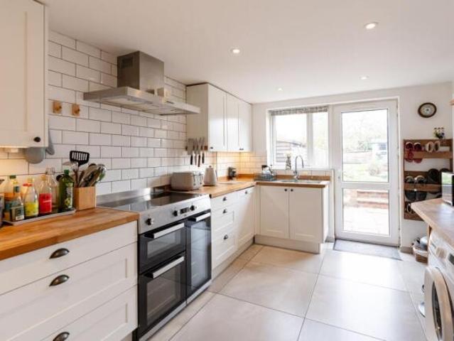 2 bedroom semi detached house for sale in Temple Road, Oxford, OX4